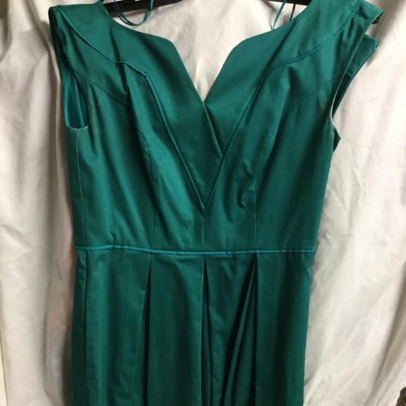 Jessica Simpson | Dresses | Jessica Simpson Emerald Dress | Poshmark